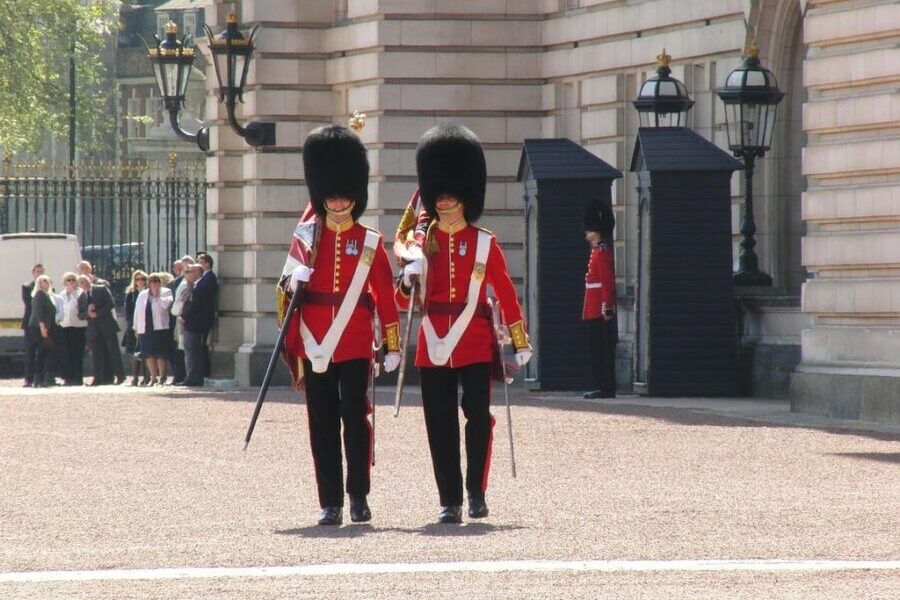 Entente Cordiale: Historic guard exchange marks 120 years - Family ...